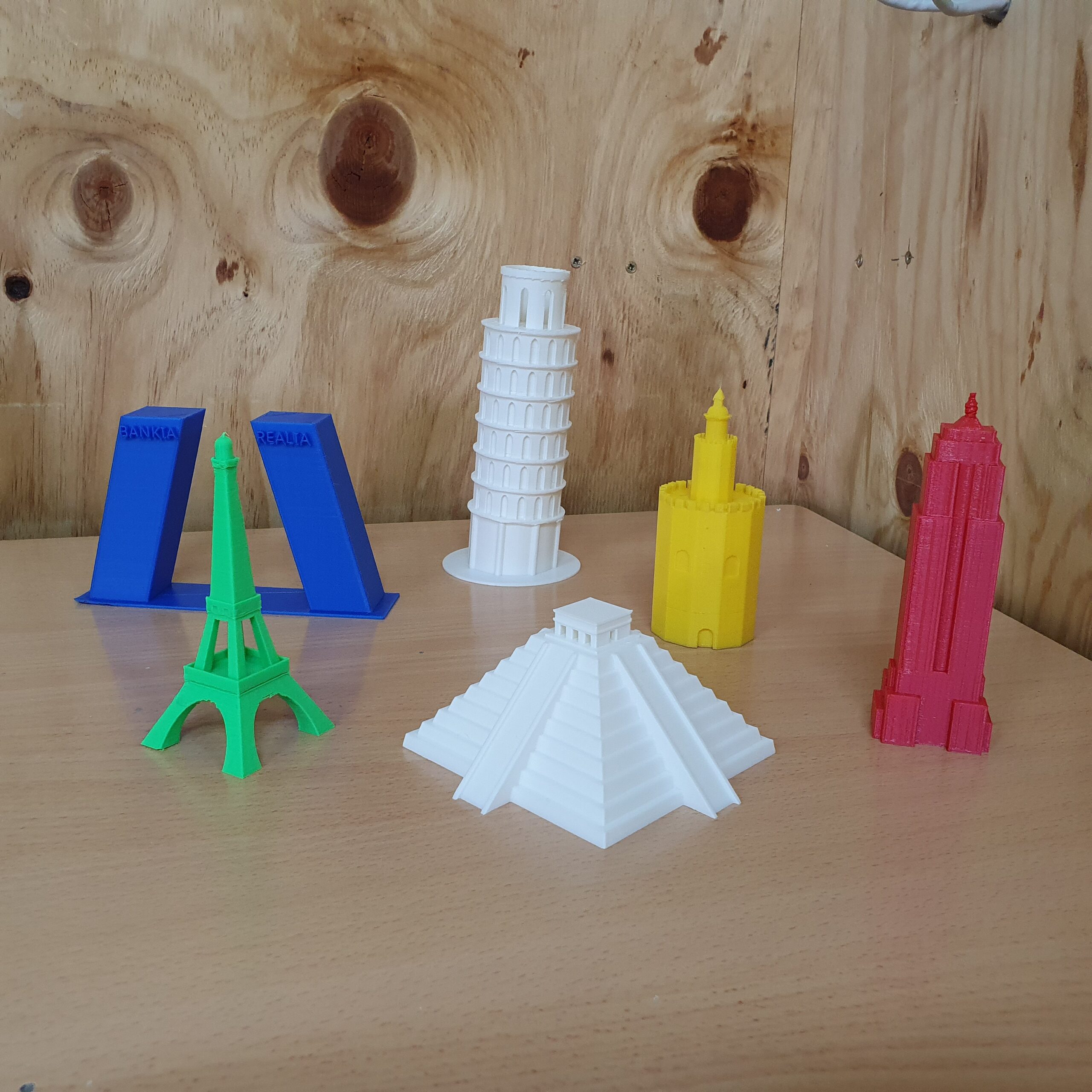 Impresión 3D: «Diseño de monumentos y edificios en Tinkercad» – IES ...